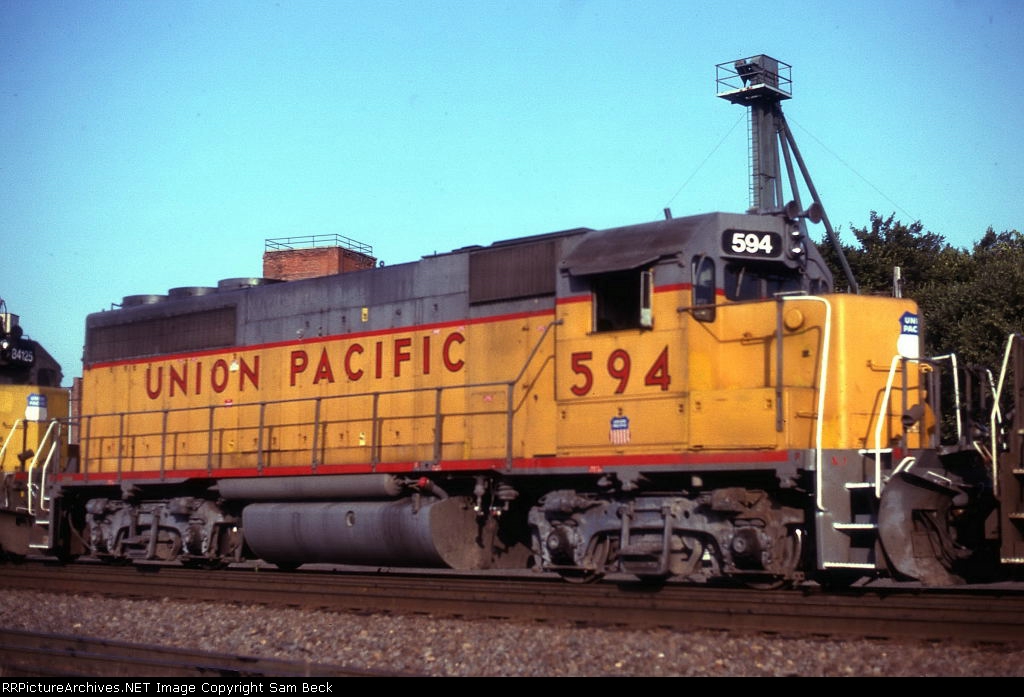 UP 594--GP40